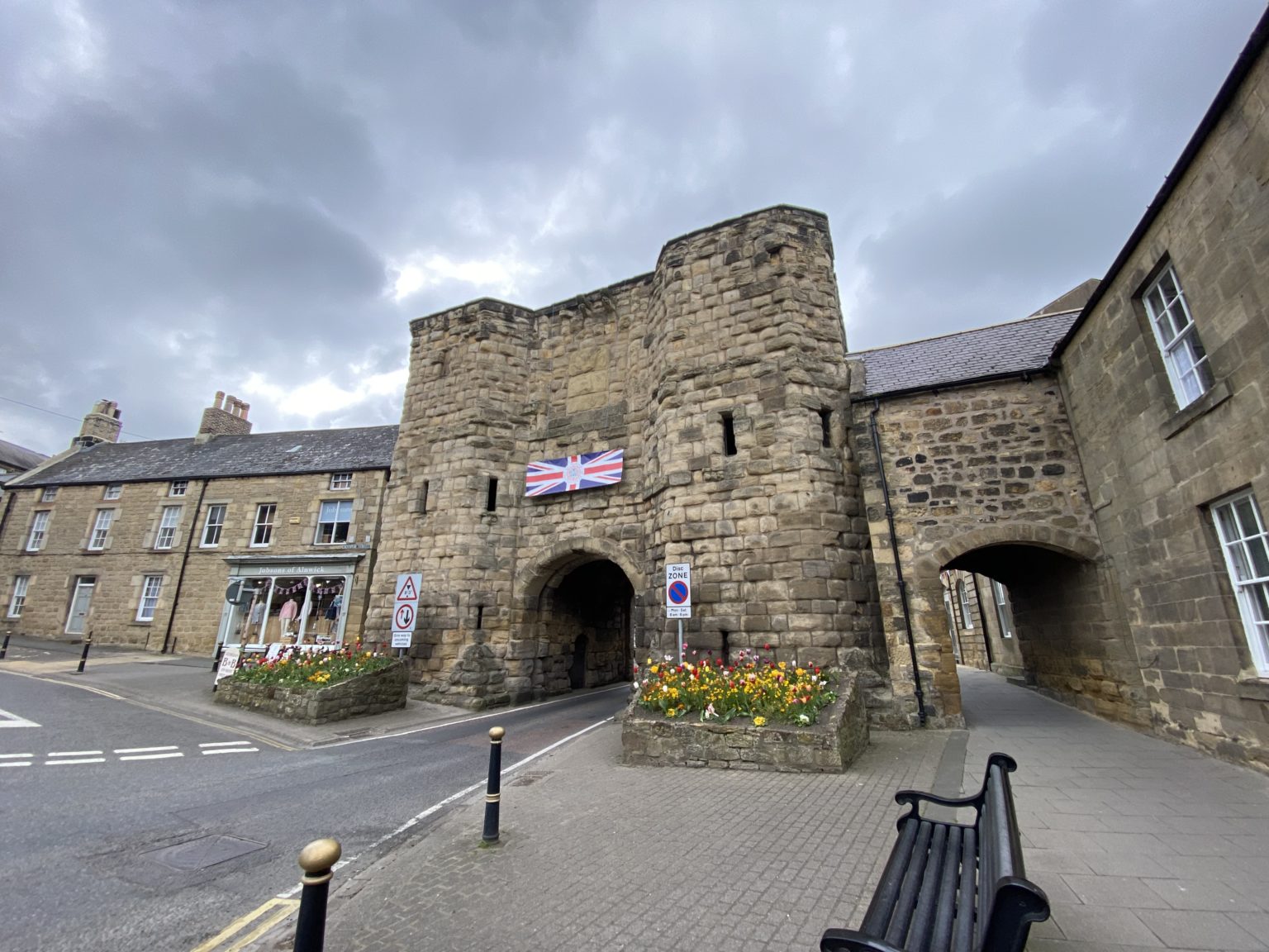 Alnwick and its Amazing Bookshop - Bartlettlyon